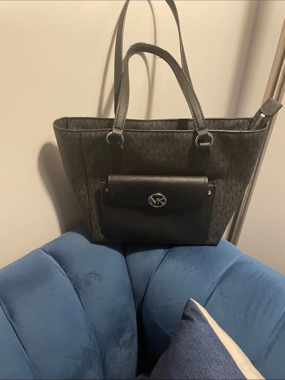 Michael Kors | Bags | Michael Kors Black Logo Tote With Front Pocket ...